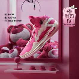 Disney x Li Ning Liren 4 (Sharp Edge IV) - Lots-o'-Huggin' Bear