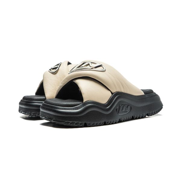 Li-Ning Women's Leather Trendy Slides - Bred Slipper